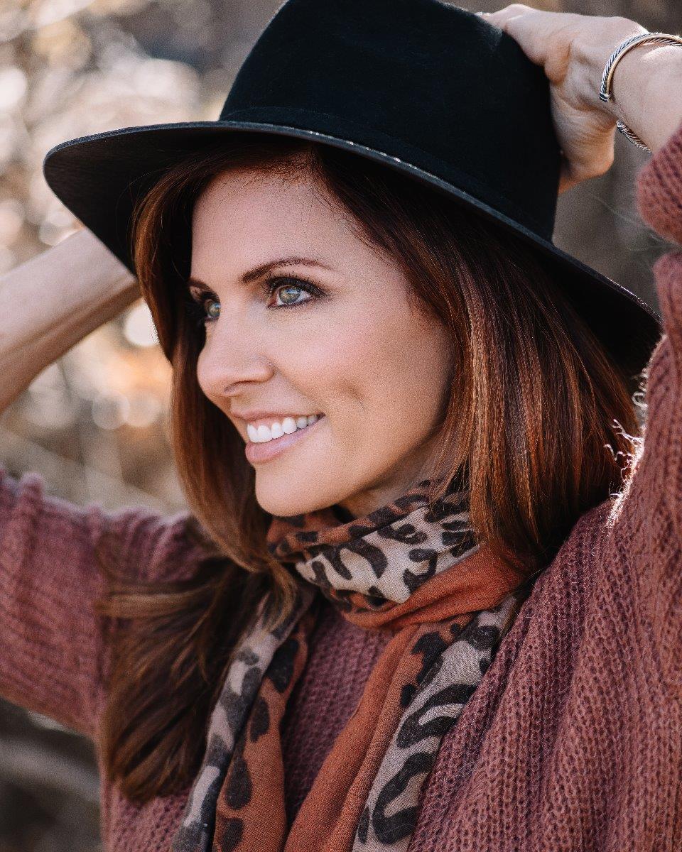 Ena O'Rourke - Female Model - Donna Baldwin Agency